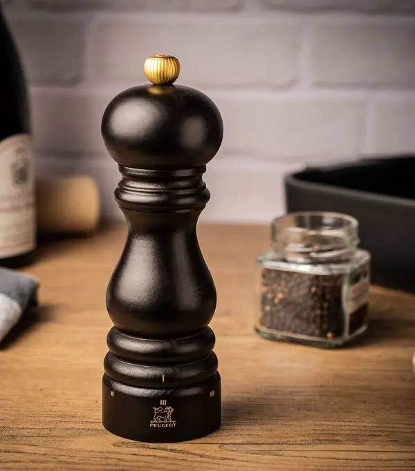 PEUGEOT Beechwood Paris Salt Mill - Brown