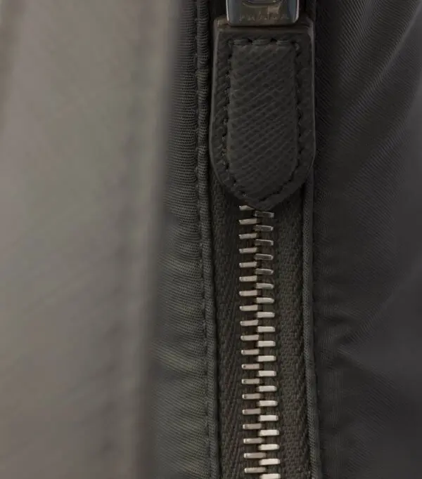 Prada Re-nylon Re-edition 2005 Shoulder Bag - Grey