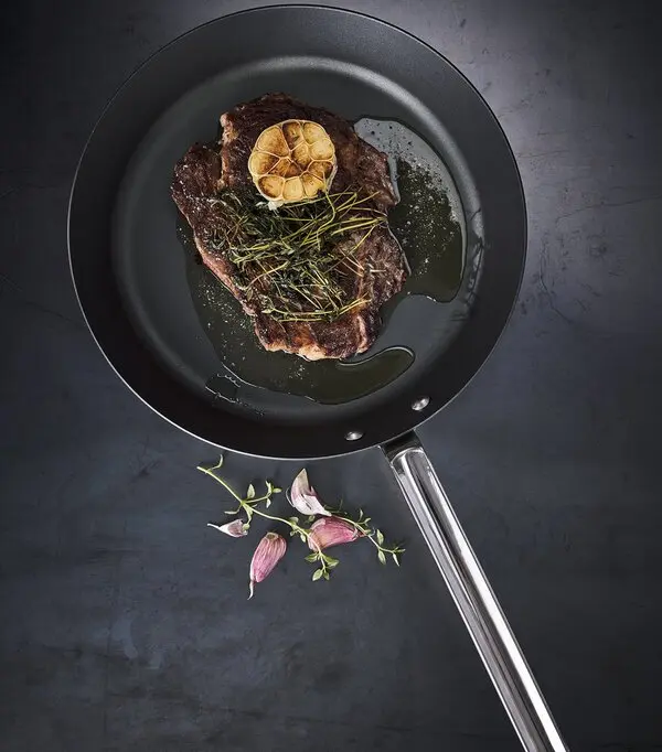 SCANPAN Iron Frying Pan