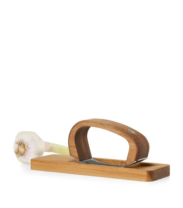 COLE & MASON Roccaalio Garlic Press And Board - Brown