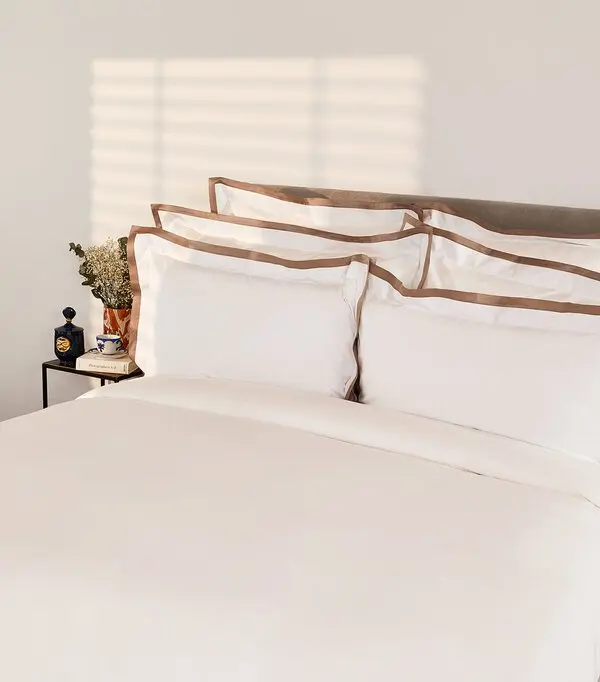 CELSO DE LEMOS Amir Square Pillowcase