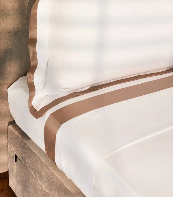 CELSO DE LEMOS Amir Square Pillowcase