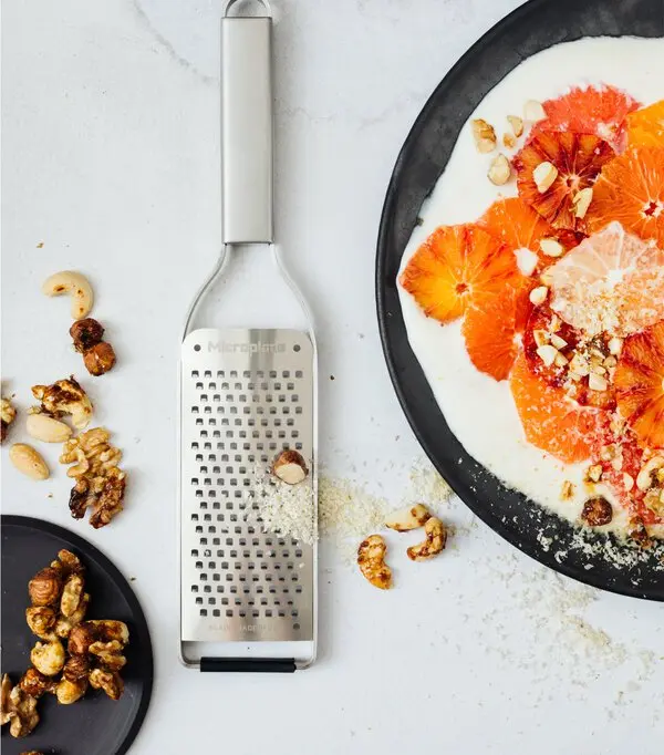 MICROPLANE Stainless Steel Professional Coarse Grater