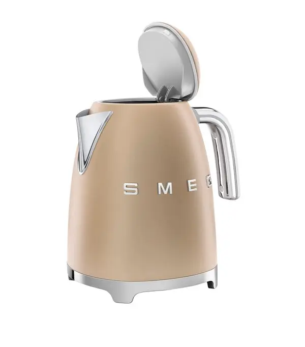 SMEG 50s Style Kettle Matte Champagne