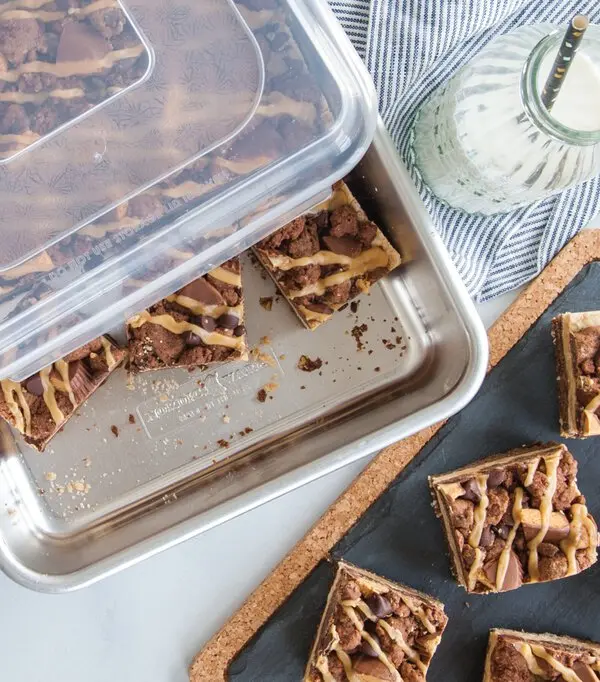 NORDICWARE Aluminium Naturals Cake Tin With Lid