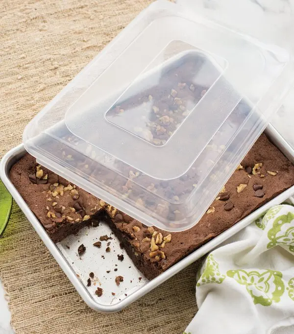 NORDICWARE Aluminium Naturals Cake Tin With Lid