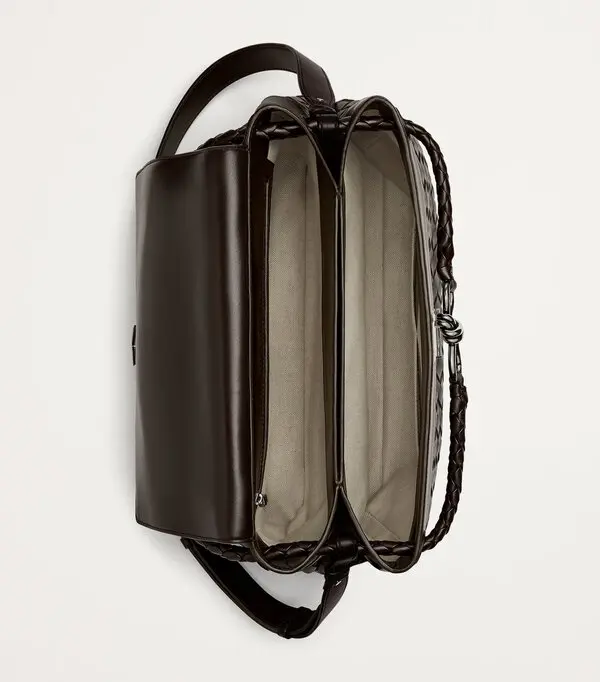 Bottega Veneta Medium Andiamo Messenger Bag