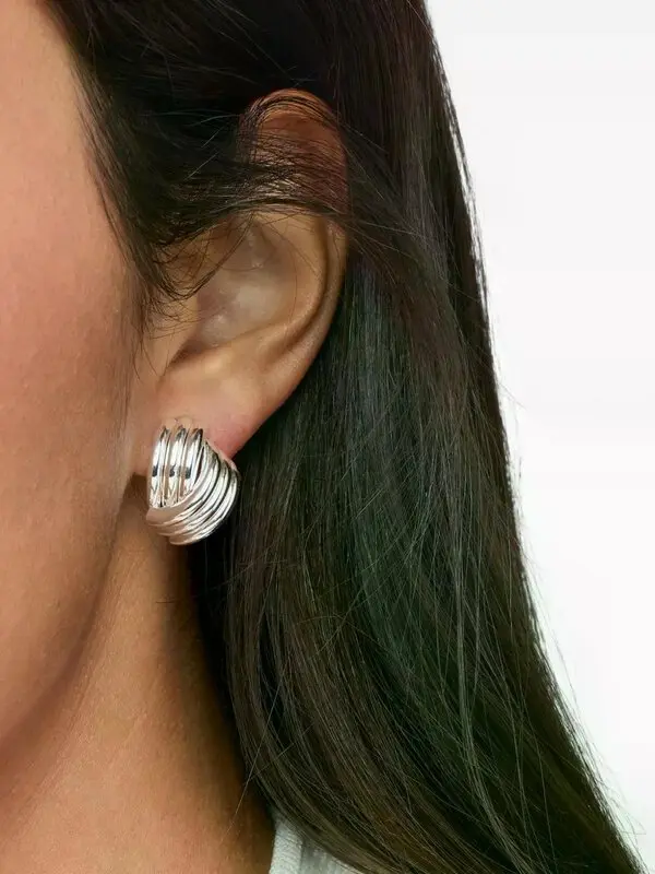 HEAVEN MAYHEM Tone Hoop Earrings With Clover Detail - Silver