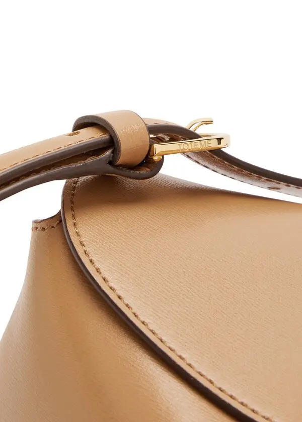 TOTEME T-lock Leather Clutch - Camel
