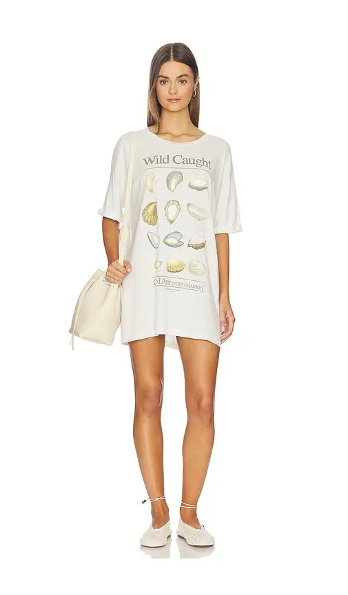 THE LAUNDRY ROOM Wild Caught Oyster Market Oversized Tee