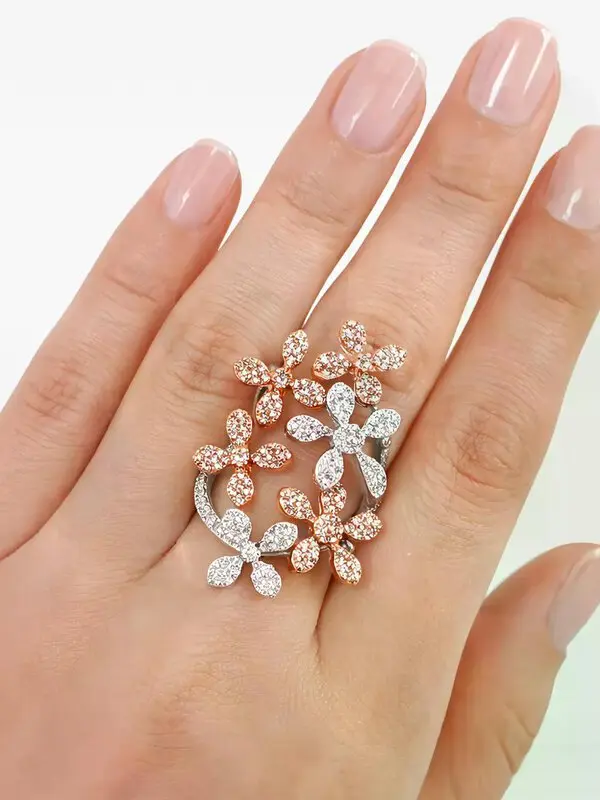 HYT JEWELRY Floral-motif Diamond Ring - Silver