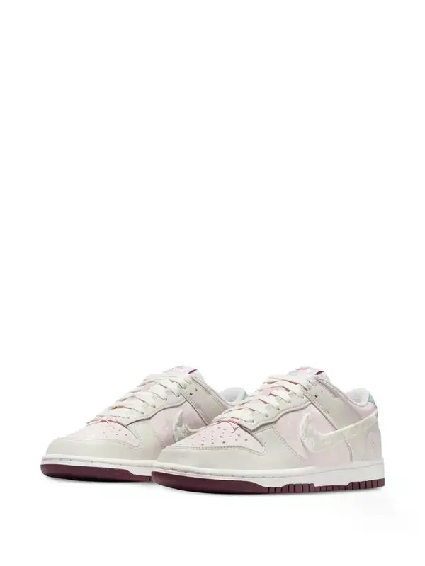 Nike Dunk Low Lace Up Sneakers