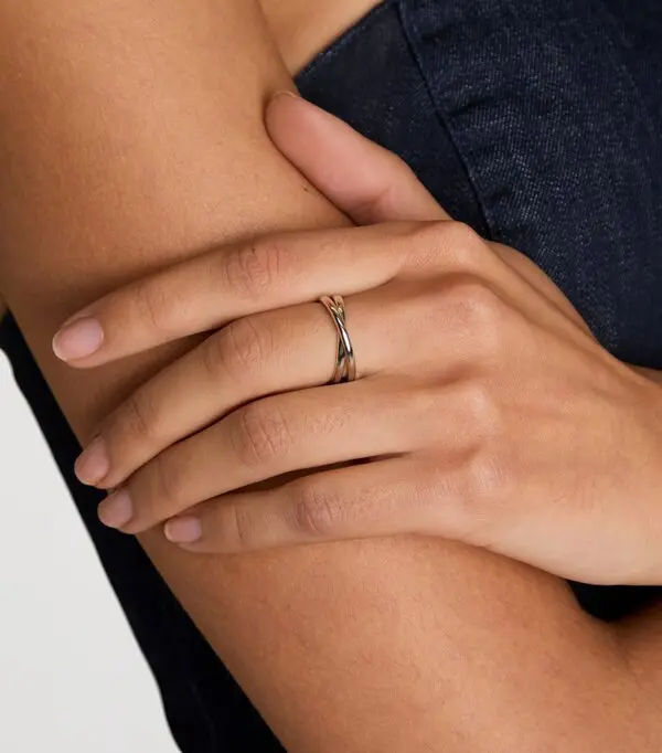 ASTRID & MIYU Sterling Crossover Illusion Band Ring - Silver