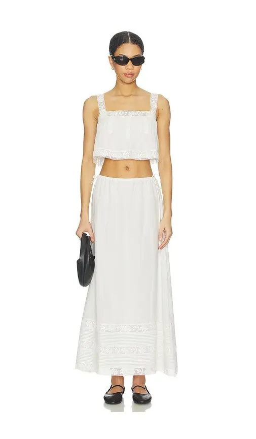Saylor Elsie Set In . Also - White