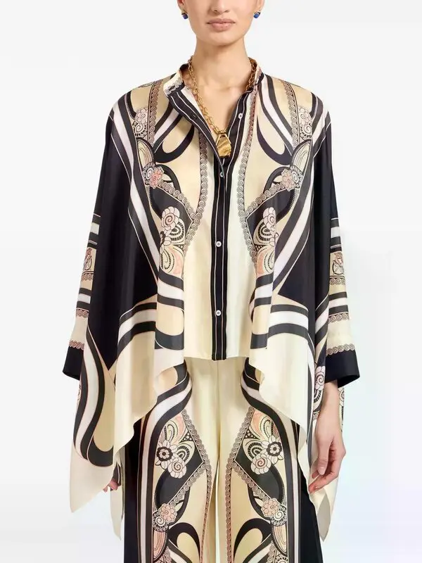 La DoubleJ Asymmetric Hem Buttoned Shirt