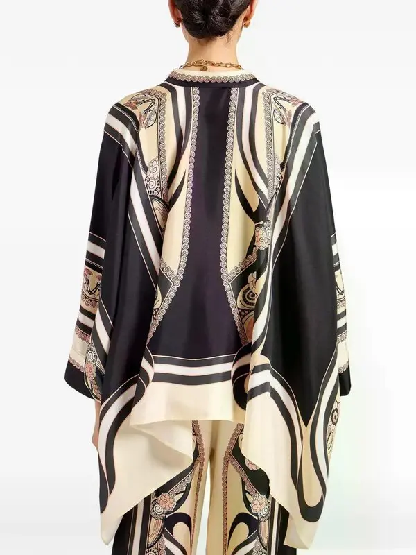 La DoubleJ Asymmetric Hem Buttoned Shirt