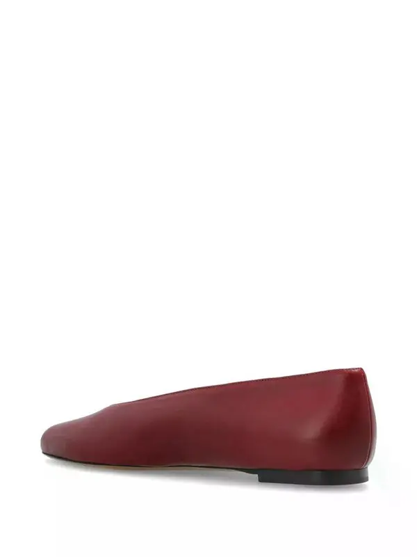 NEOUS Point Leather Pumps