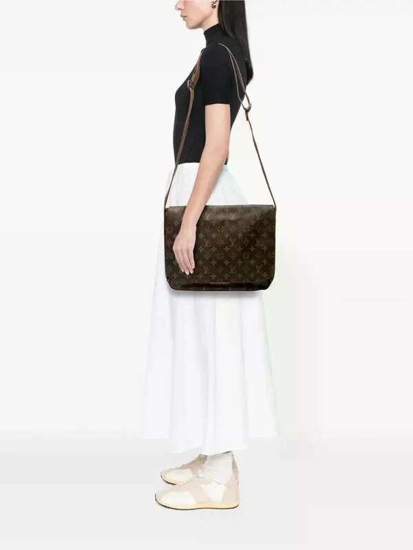 LOUIS VUITTON Monogram Beaubourg Messenger Mm Crossbody Bag