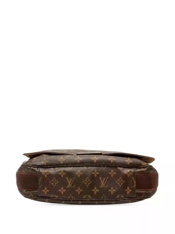 LOUIS VUITTON Monogram Beaubourg Messenger Mm Crossbody Bag
