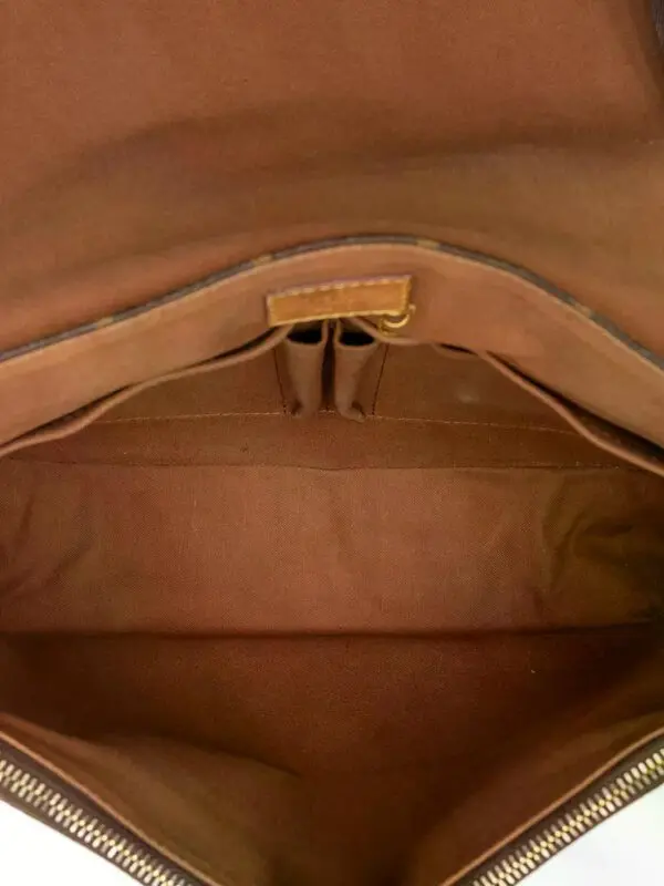 LOUIS VUITTON Monogram Beaubourg Messenger Mm Crossbody Bag