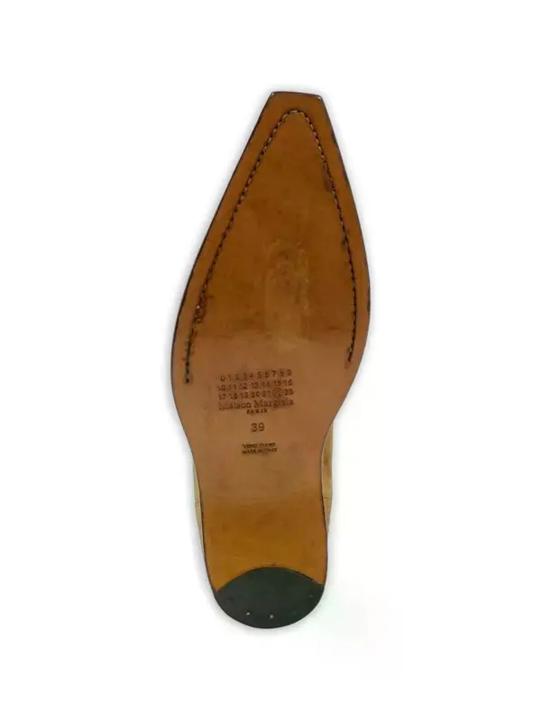 MAISON MARGIELA Pointed Toe Chelsea Boots - Neutrals