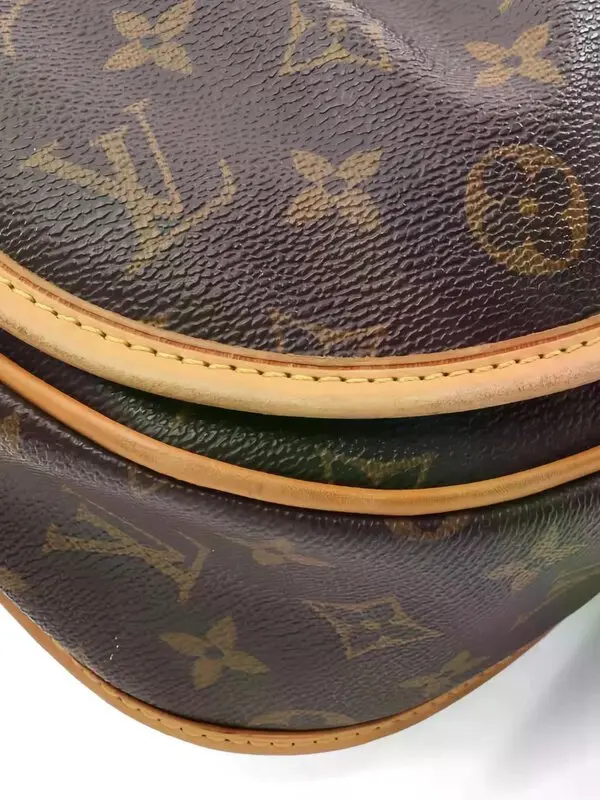 LOUIS VUITTON Monogram Crossbody Bag
