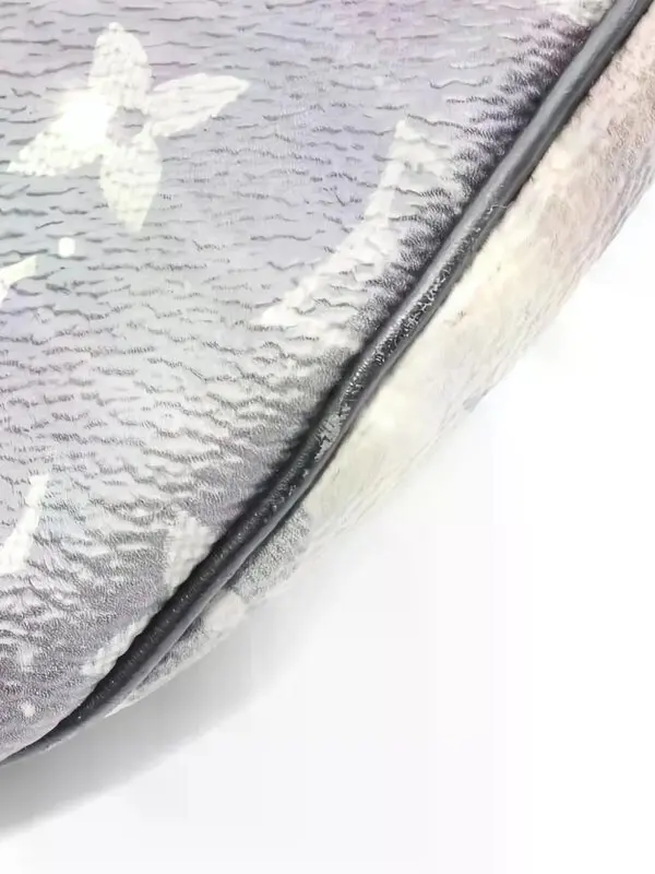 LOUIS VUITTON Discovery Belt Bag - Black