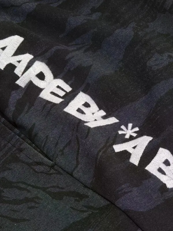AAPE BY *A BATHING APE Camouflage Print Shorts With Appliqué Detailing