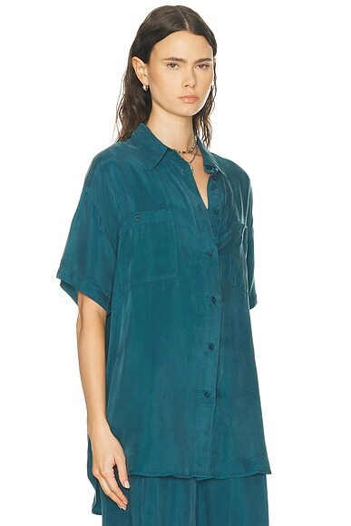 LEFT ON FRIDAY Day Trip Button Down Shirt