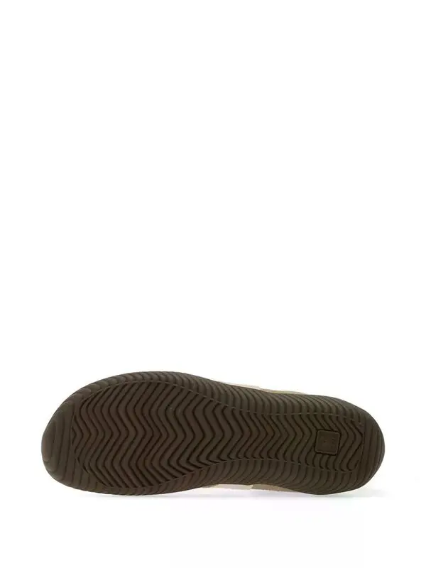 VEJA Jitsu Low Top Sneakers