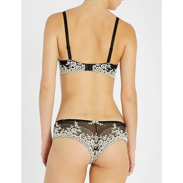 Wacoal Embrace Lace Stretch-lace Plunge Underwired Bra - Black