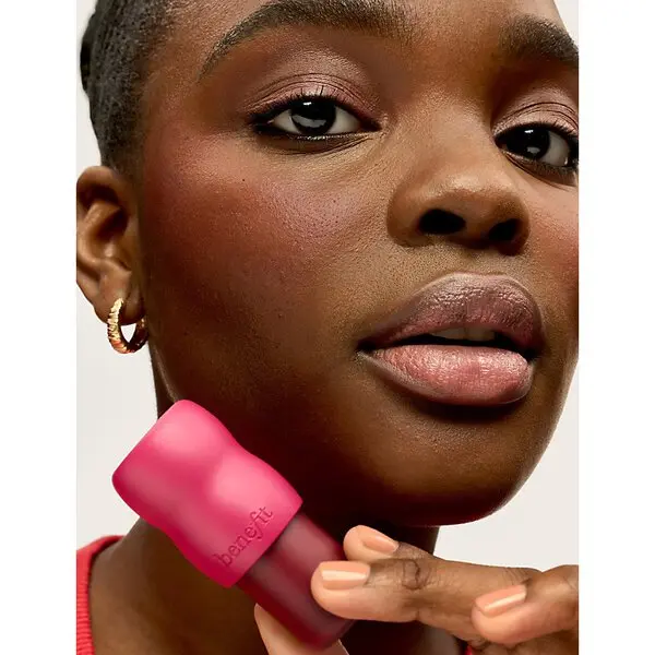 BENEFIT COSMETICS Play Daze Natural-matte Liquid Blush 6g - Berri