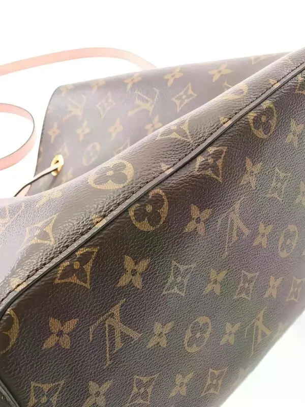 LOUIS VUITTON 2019 Neonoe Monogram Bucket Bag
