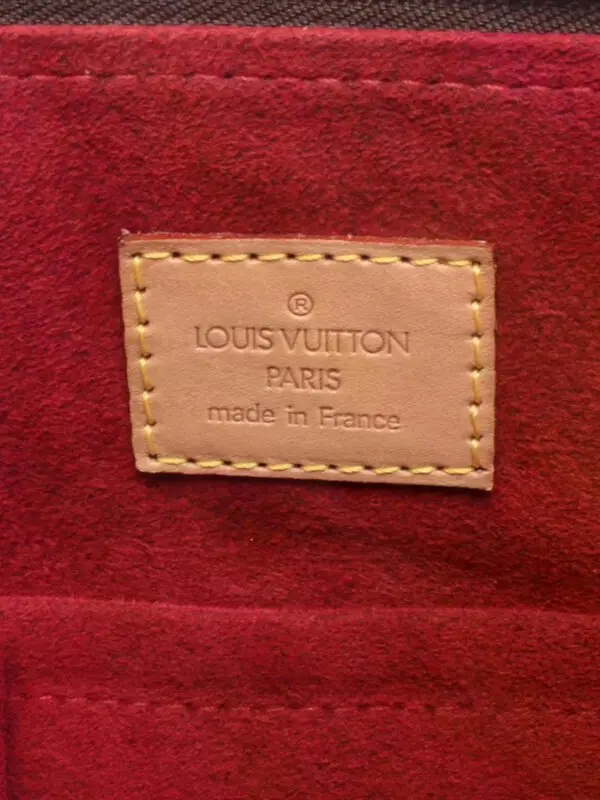 LOUIS VUITTON 2004 Monogram Coussin Gm Shoulder Bag