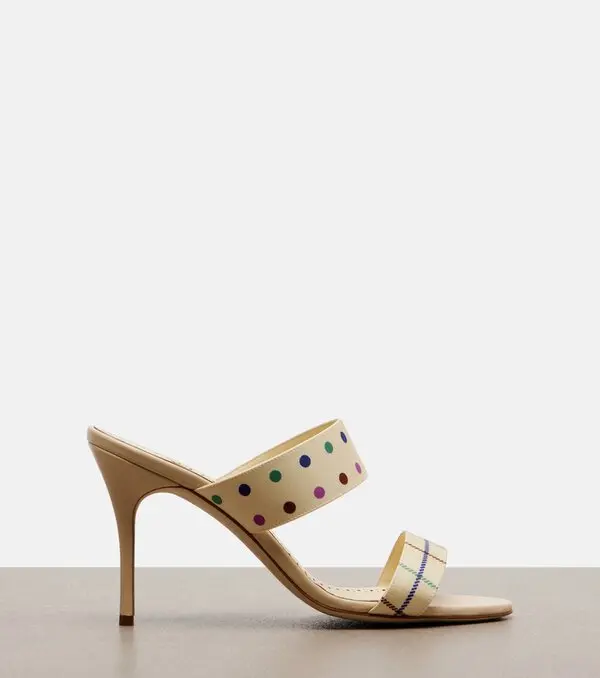 Manolo Blahnik Printed Satin Mules - Beige