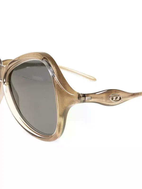DIESEL® Cat Eye Sunglasses With Logo Detail - Brown