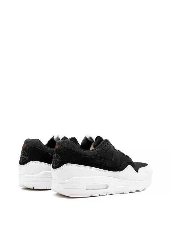 Nike Max 1 Qs Sneakers