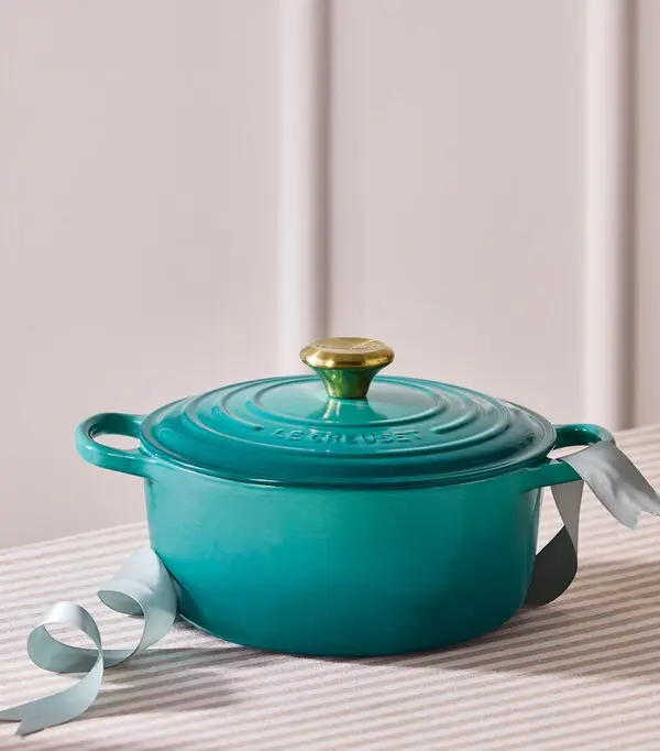 LE CREUSET Cast Iron Round Casserole Dish