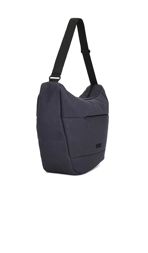 UCON ACROBATICS Adam Medium Bag