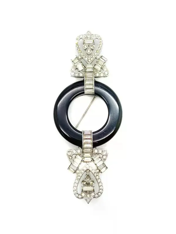 JENNIFER GIBSON JEWELLERY 1970s Kenneth Jay Lane Deco Brooch - Silver