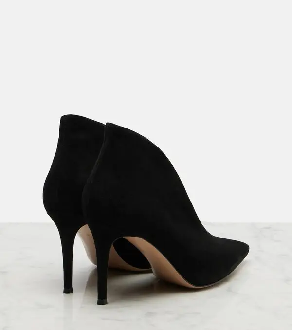 GIANVITO ROSSI Vania Suede Pumps - Black