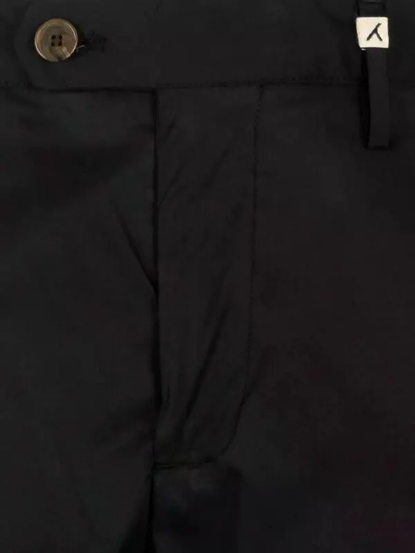 MYTHS Slim-fit Chinos