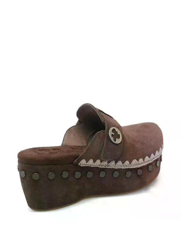 Mou Round-toe Studded Clogs