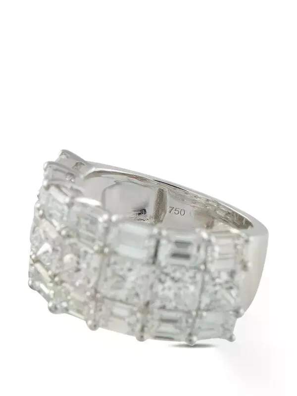 LB EXCLUSIVE Emerald Cut Diamond Ring