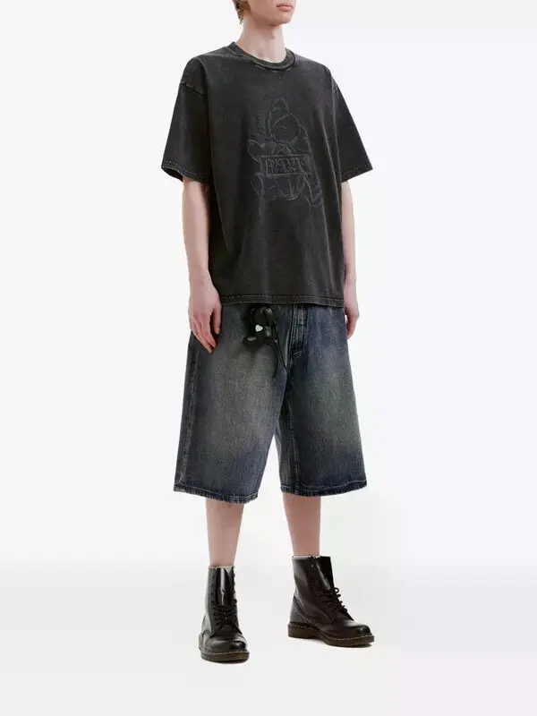 Izzue Embossed-graphic T-shirt - Black
