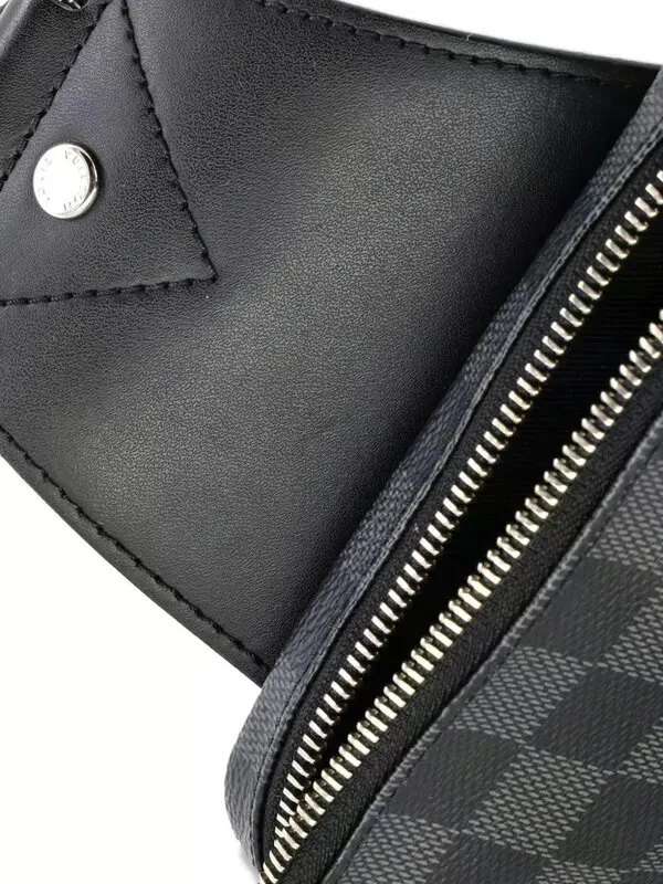 LOUIS VUITTON Avenue Sling Bag Damier Graphite