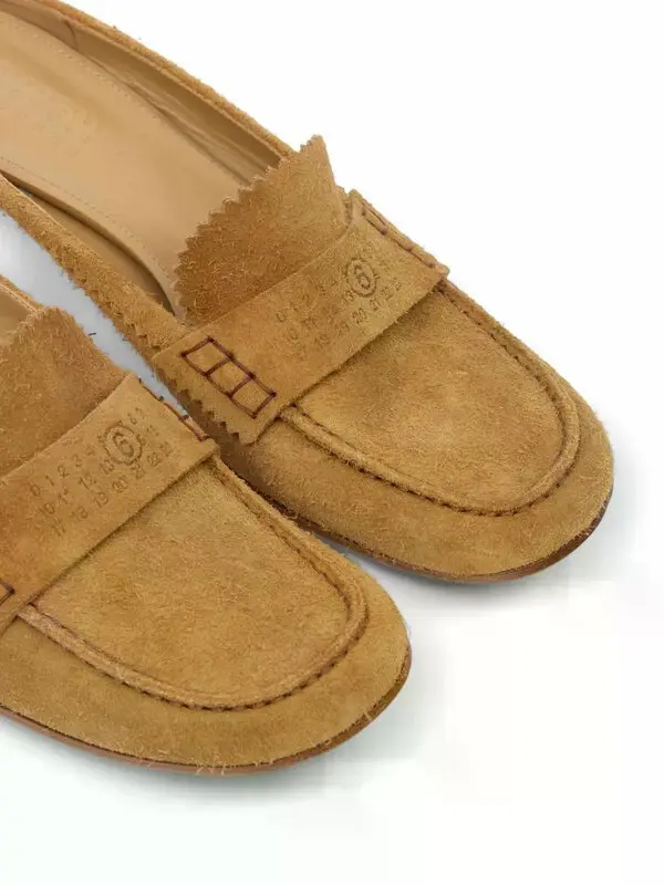 MAISON MARGIELA Calf Leather Slippers With Scallop Trim