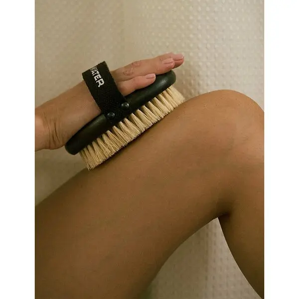 MIRROR WATER Buff Body Dry Brush