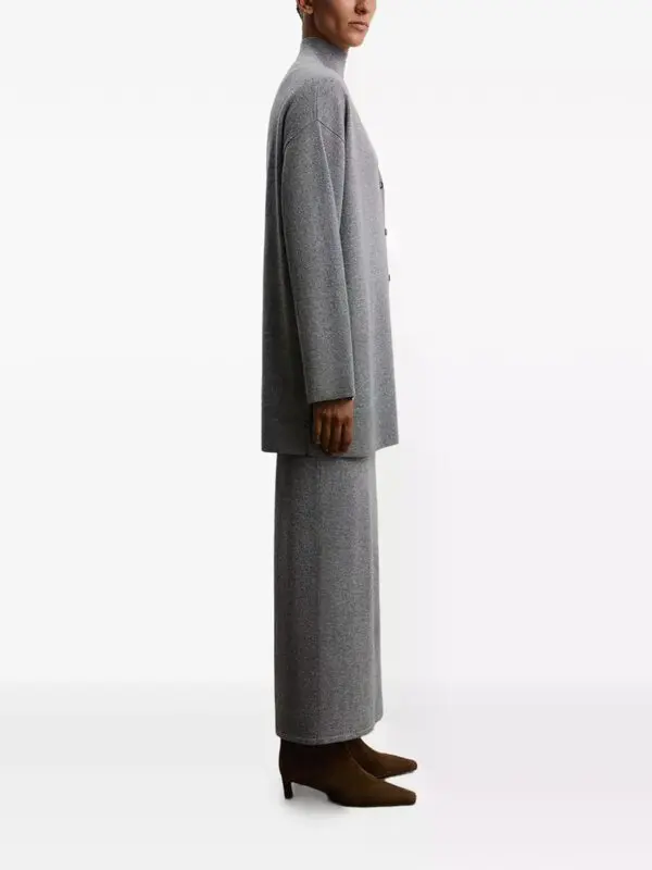 12 STOREEZ V-neck Cardigan With Button Fastening