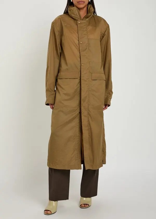 LEMAIRE Hooded Water-repellent Nylon Raincoat - Camel